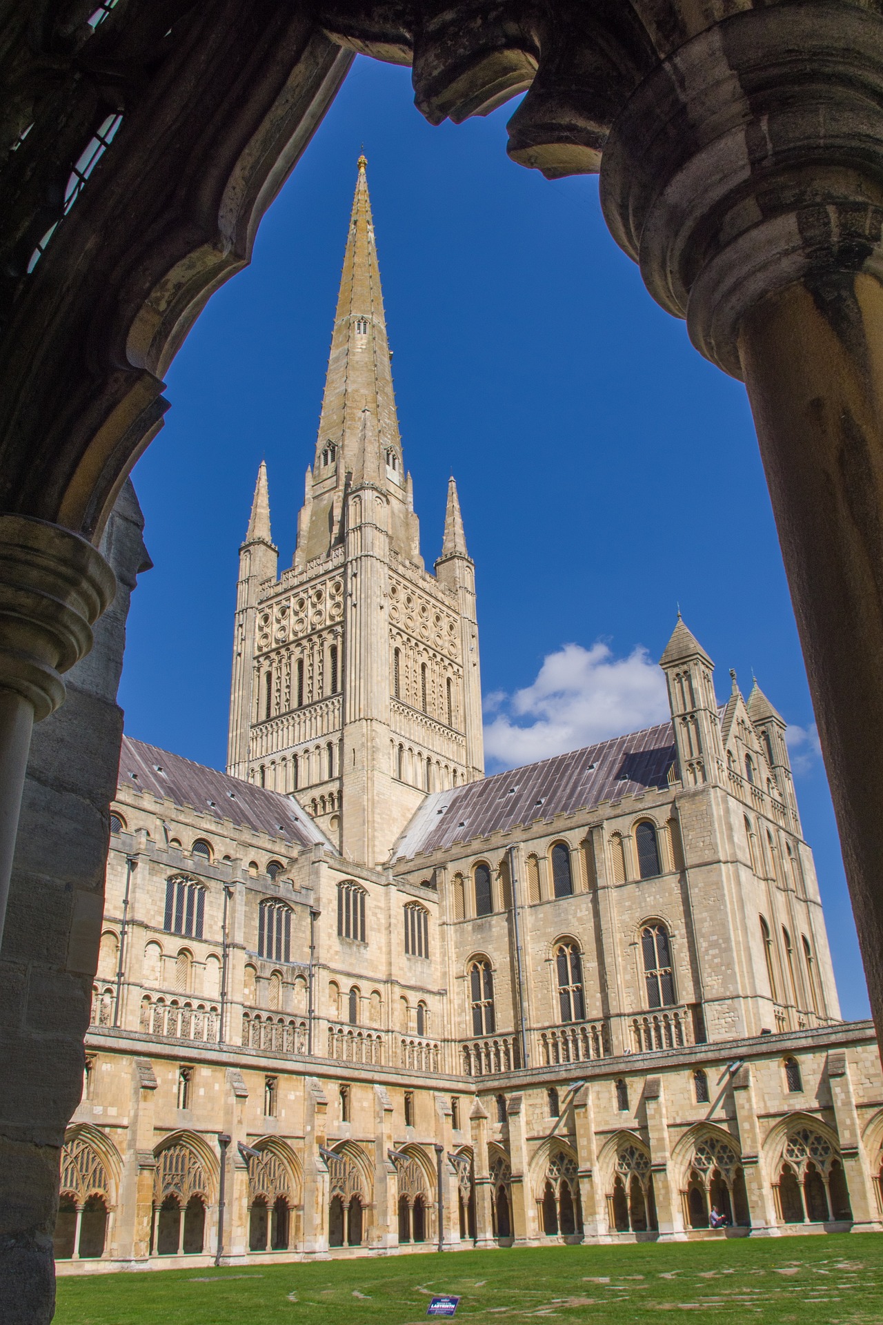Norwich Cathedral - Hanbeck Natural Stone